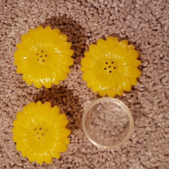 Kitchen | 196s Vintage 3 Individual Salt Shakers Yellow Daisy | Poshmark